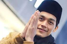 Ini Alasan Wanita Nasrani Ketagihan Ikut Pengajian Gus Iqdam - ICWPost